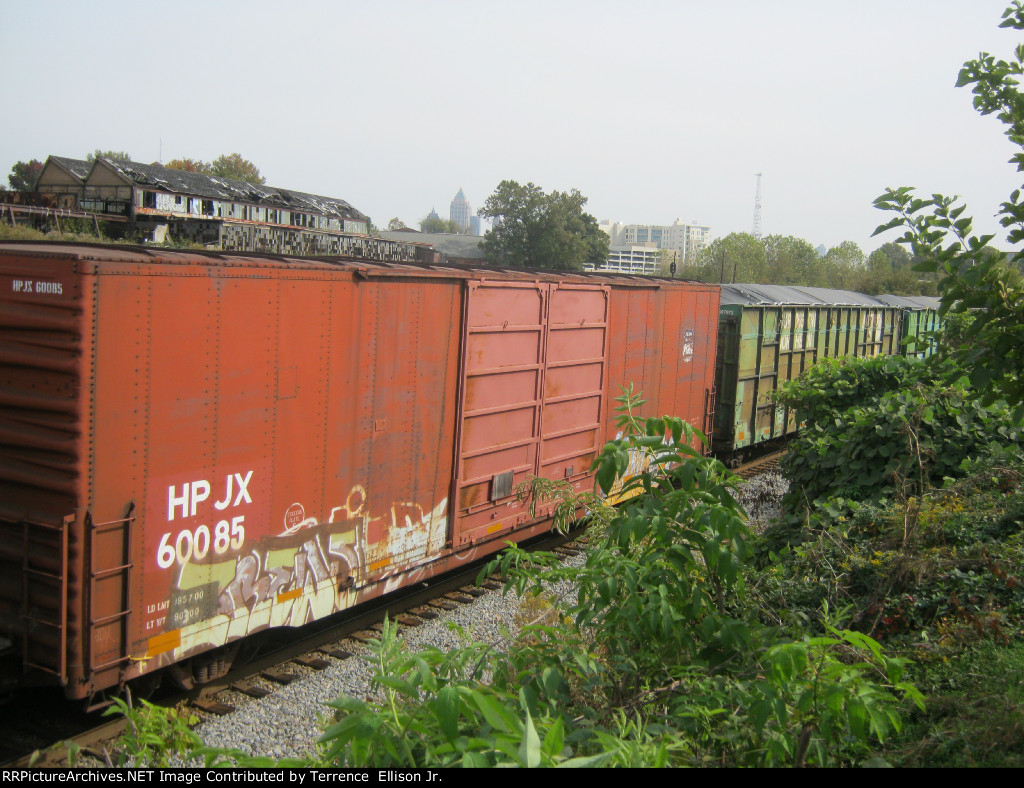 HPJX Boxcar 60085 & BN Woodchip Car 587072